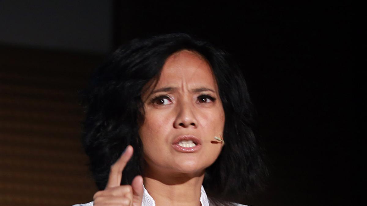 Cara Cut Mini Menikmati Sebuah Film - Photo Fimela.com