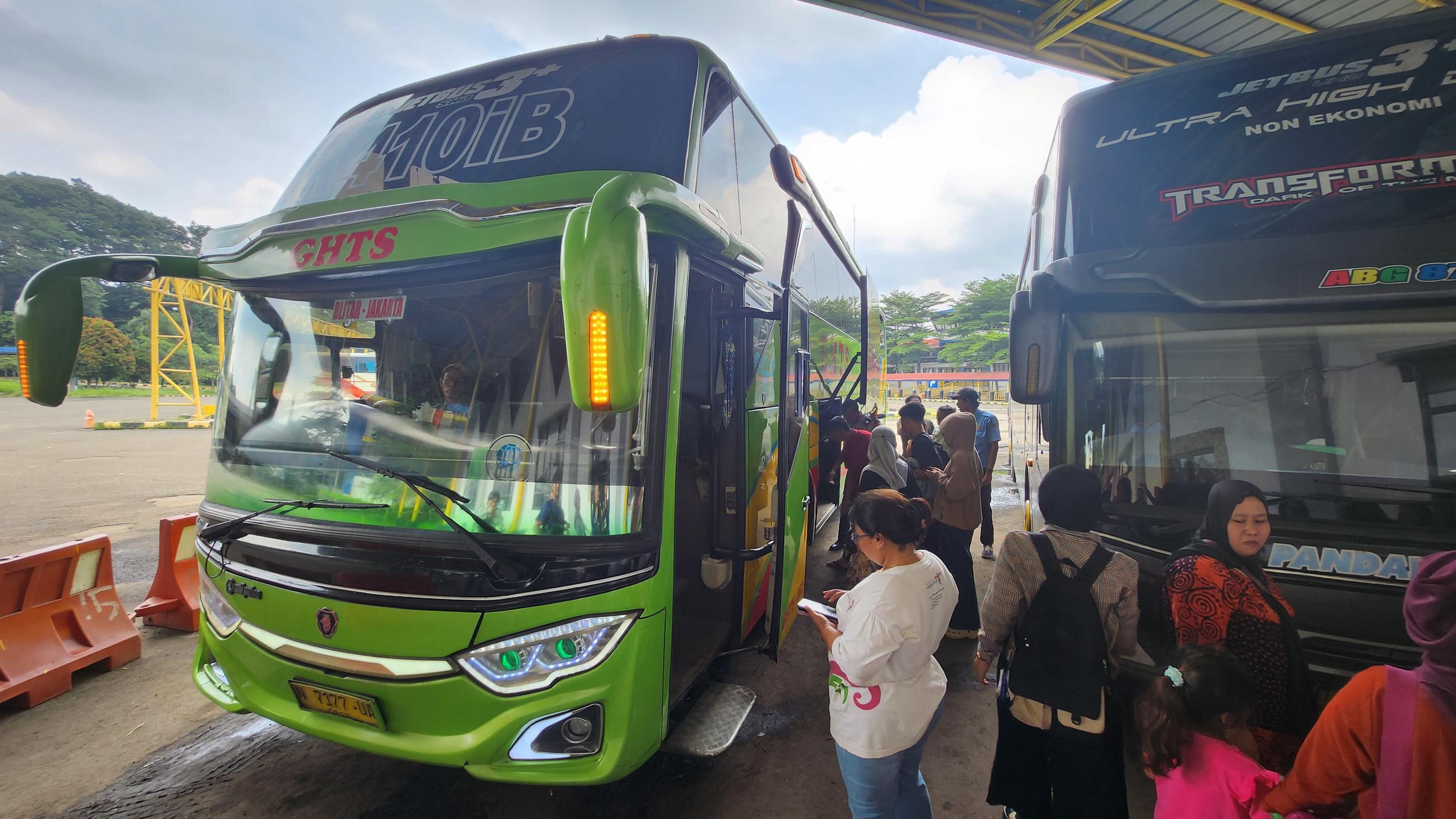 Terminal Jatijajar Depok Bakal Sibuk Selama Program Mudik Gratis ...