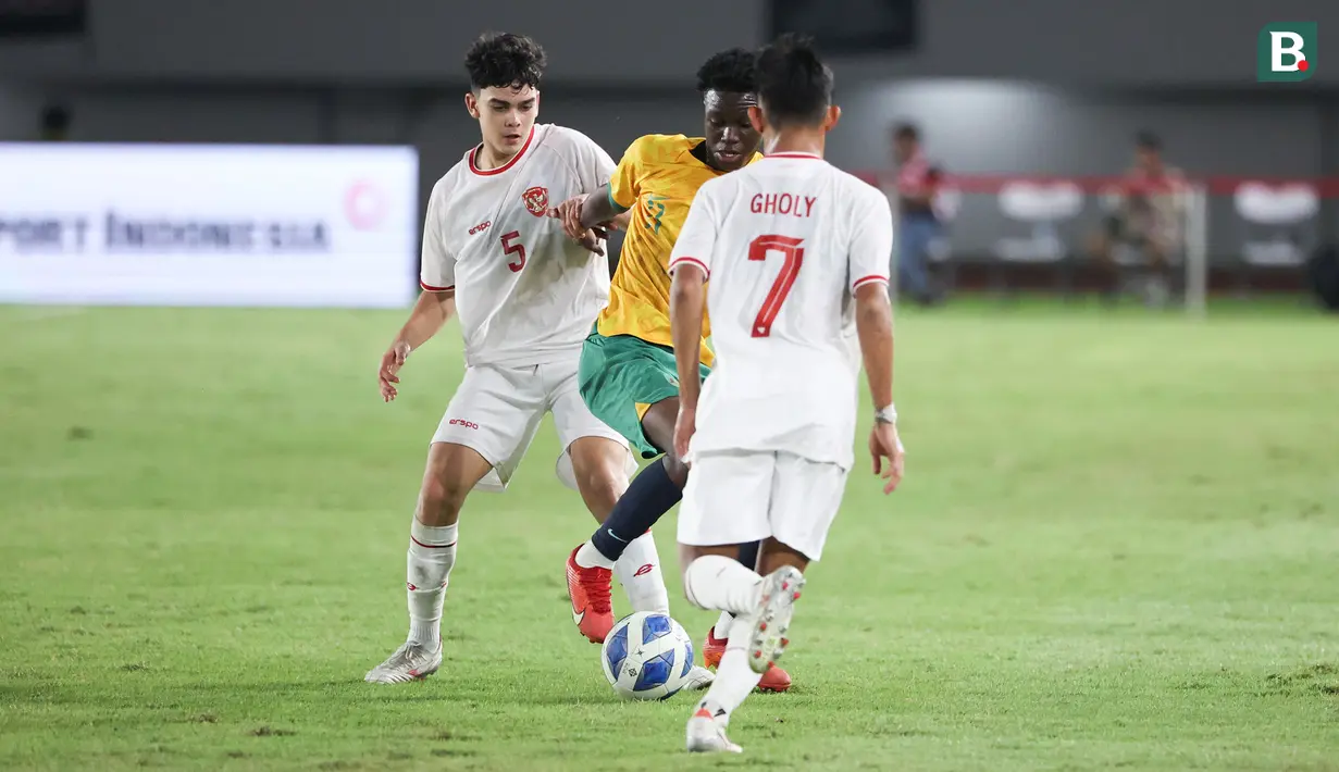 Foto: Perjuangan Matthew Baker Bersama Timnas Indonesia saat Melawan ...