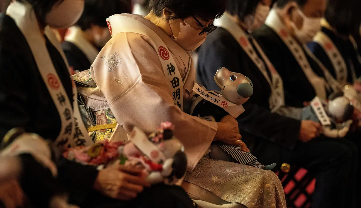 Robot Anjing Aibo Ramaikan Festival Shichi Go San di Jepang - Foto Liputan6.com