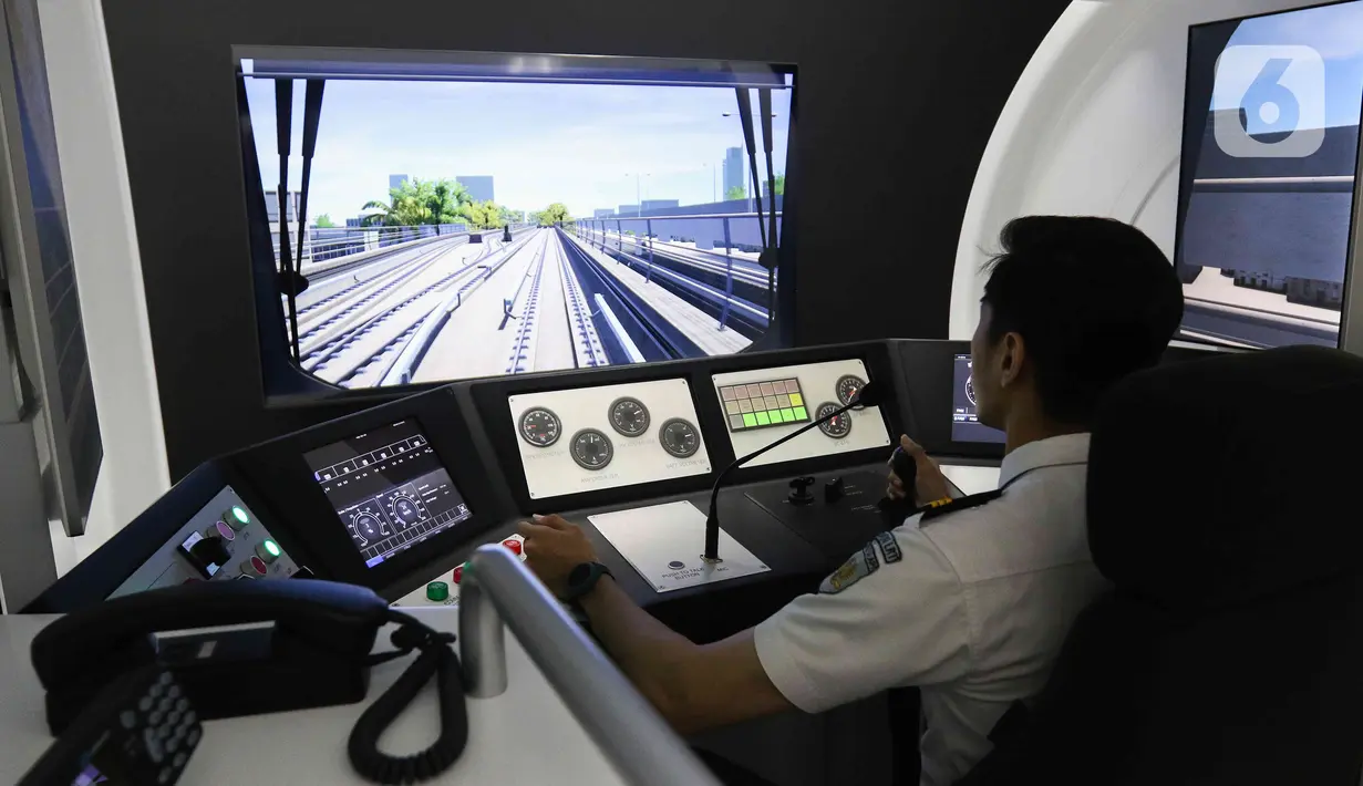 Melihat Ruang Latih Pengendali Kereta LRT Jabodebek - Foto Liputan6.com