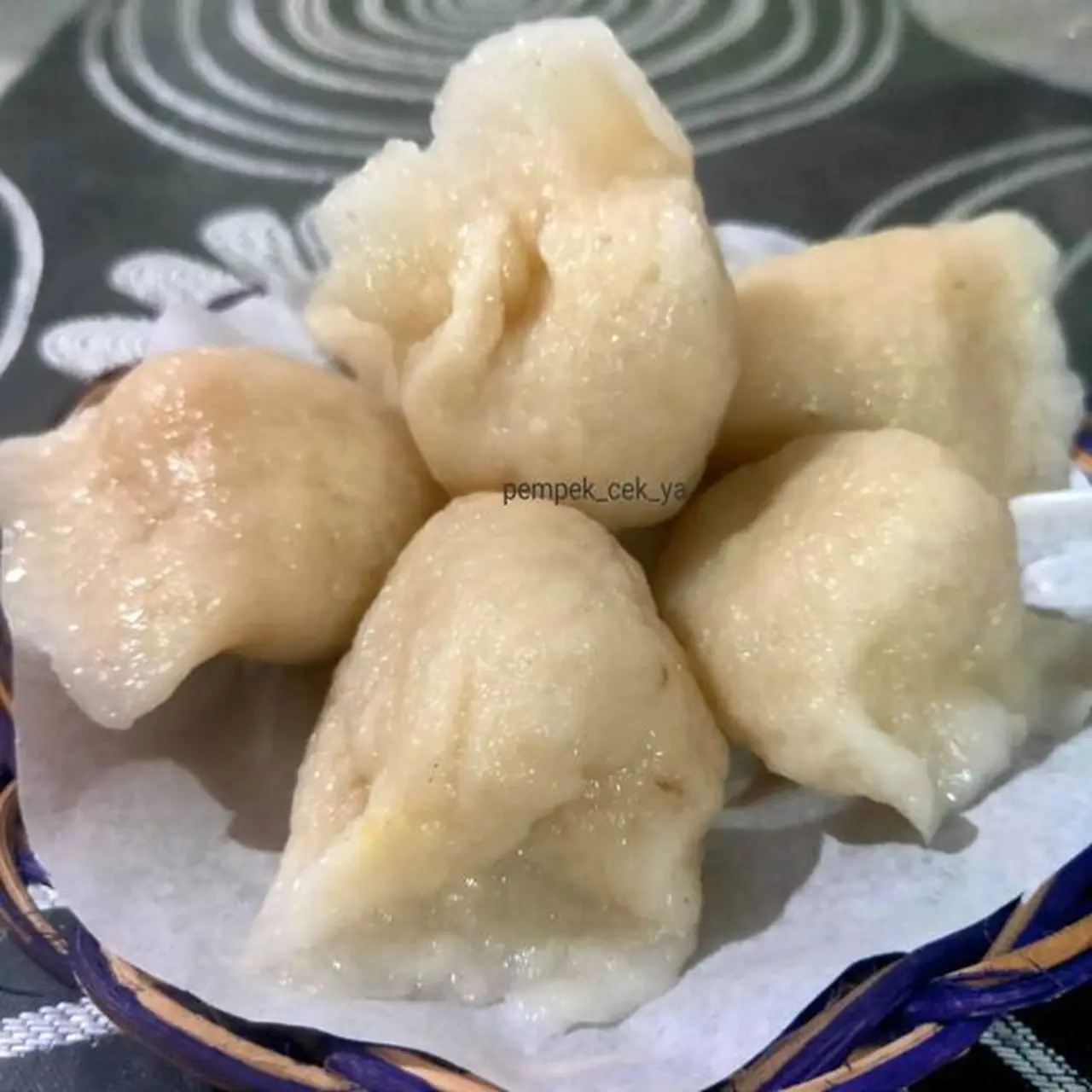 Uniknya Pempek Crispy CEK YA, Bisa Langsung Disantap Lengkap dengan ...