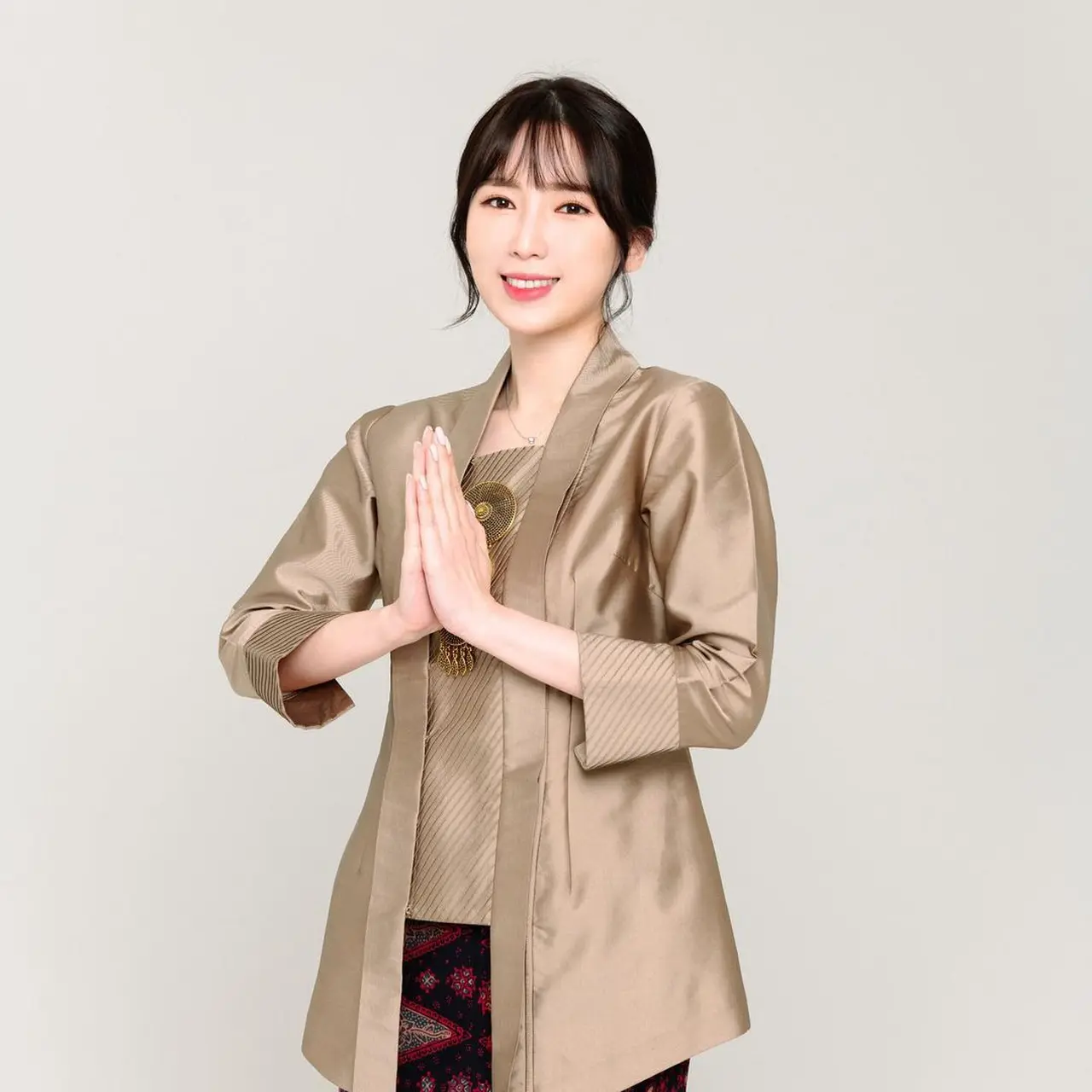 Profil Rosakis, Youtuber Korea yang Mahir Masak Makanan Indonesia - On ...