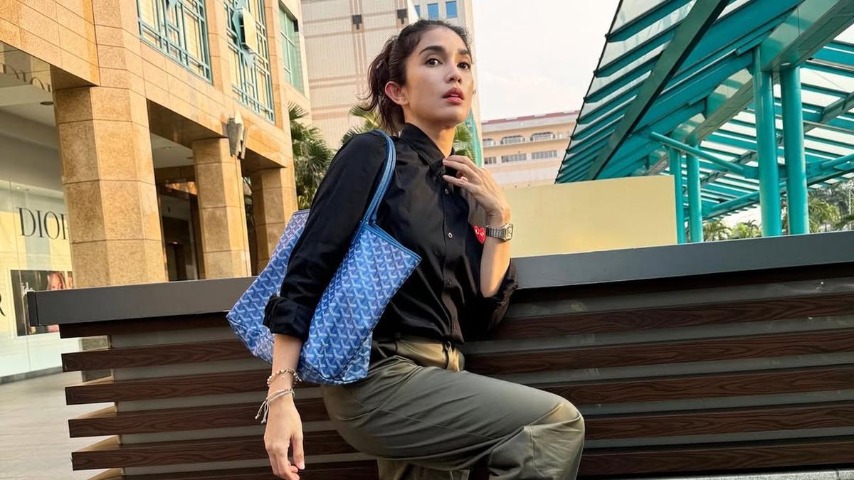 Ussy Sulistiawaty Tampil Natural dan Tetap Modis di Usia 44 Tahun ...