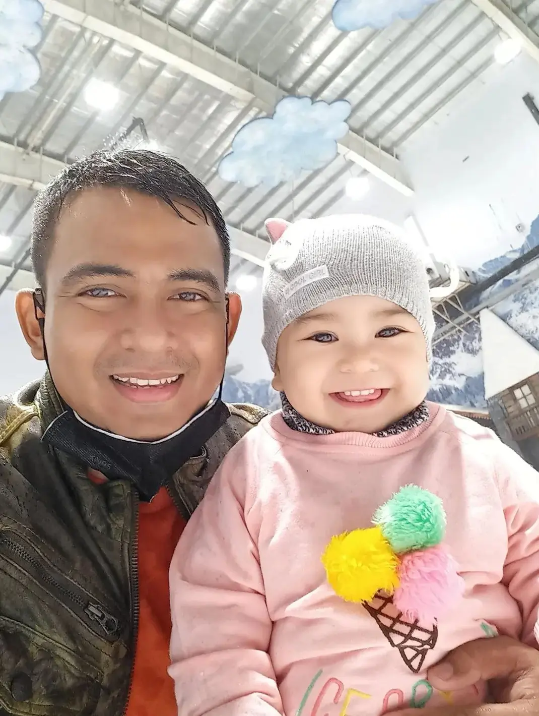 Jarang Tersorot, Berikut Potret Kebersamaan Zacky Zimah dan Anak ...