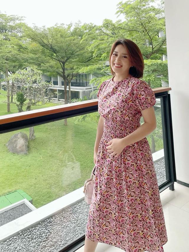 7 Potret Rosiana Dewi dengan Busana Pink Saat Hamil, Tampil Makin ...