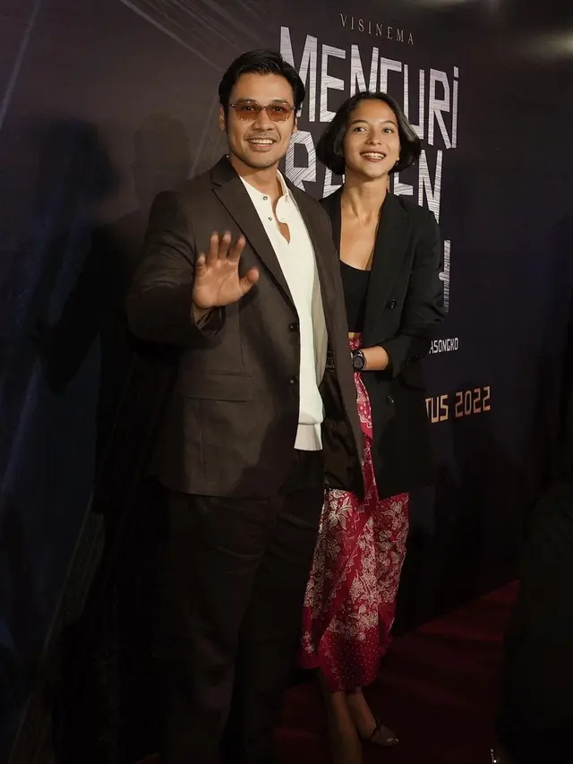 6 Potret Perjalanan Cinta Putri Marino dan Chicco Jerikho, Akui Menyesal Nikah Muda - Hot ...