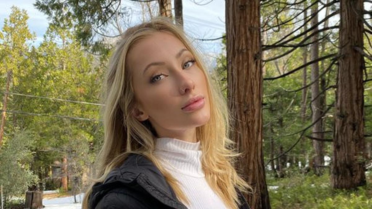 Influencer Kaylen Ward Kirim Foto Bugil untuk Penyumbang Bantuan ...