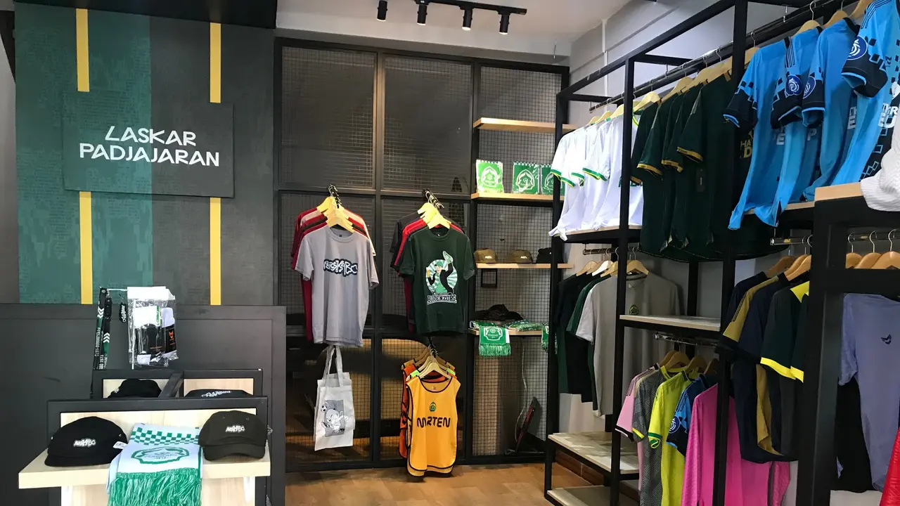 BRI Liga 1: Siap Memanjakan Penggemar dengan Merchandise Resmi ...