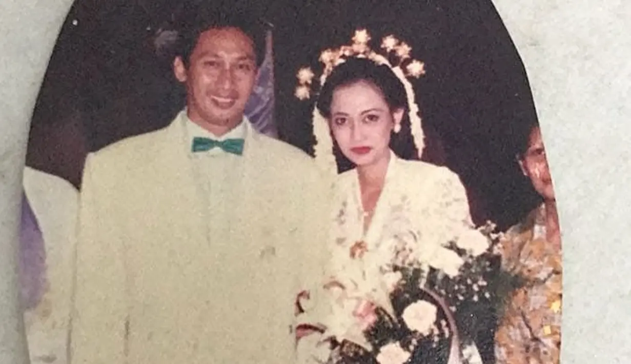 Potret Anniversary Pernikahan Orang Tua Caesar Hito ke-32 Tahun, Penuh Suka Cita - Foto Liputan6.com