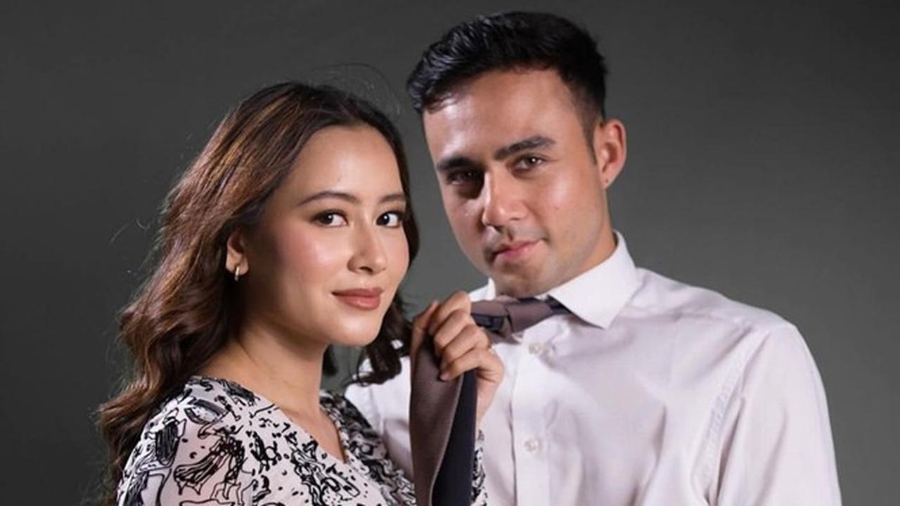 6 Momen Maternity Shoot Laura Theux dan Indra Brotolaras, Pamer Baby Bump