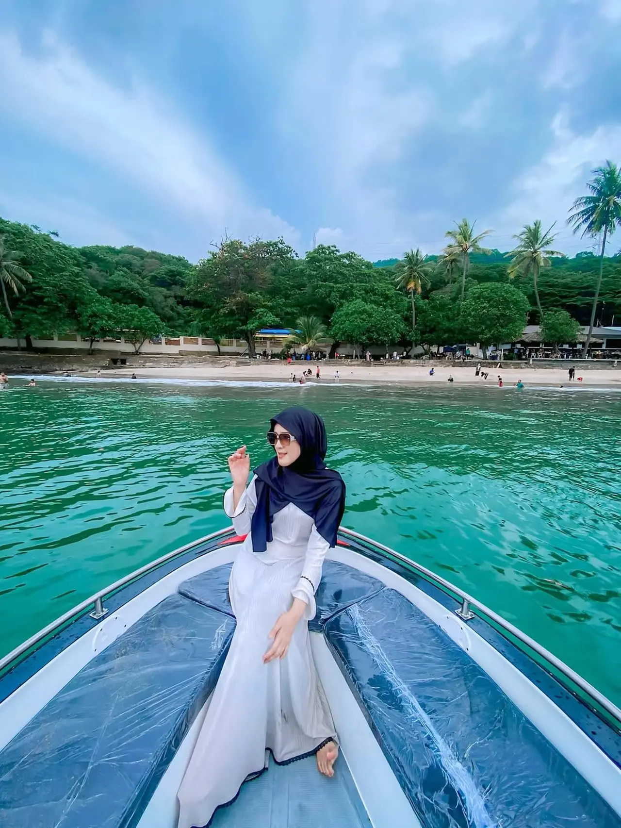 Sosok Alya Nabila, Istri Gunawan Dwi Cahyo yang Mencuri Perhatian - Hot Liputan6.com