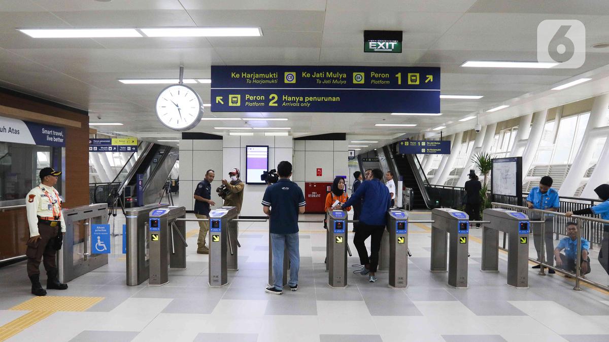 Atap Stasiun LRT Jabodebek Cawang Jebol, KAI Minta Adhi Karya Tanggung ...