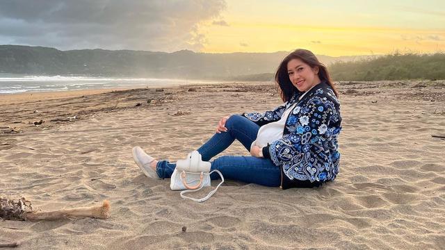 7 Potret Aliya Rajasa Liburan ke Magelang dan Pacitan Bersama Keluarga ...