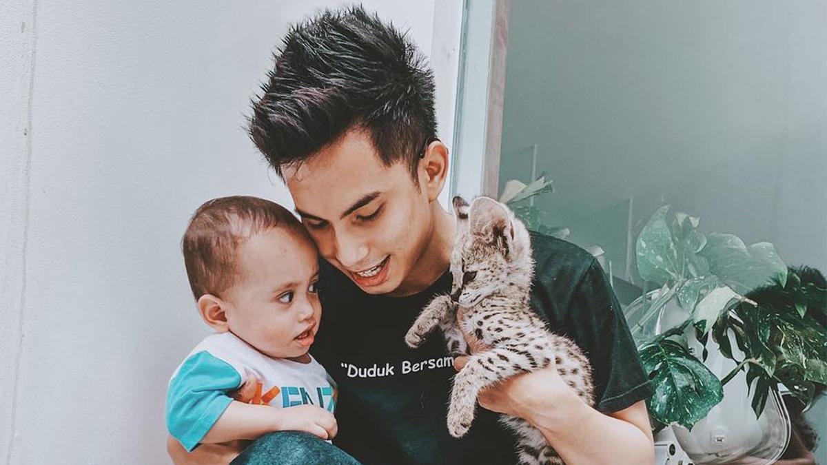 FOTO: Tingkah Lucu Xabiru Anak Rachel Vennya Main dengan Kucing Mahal ...