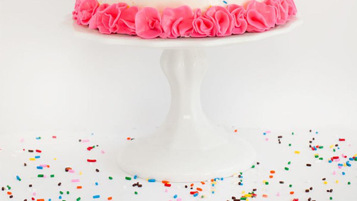 8 Insipirasi Cake Super Simple Kece Untuk Pesta Ultah Berkesan