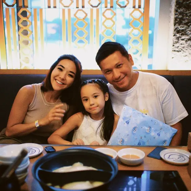 6 Potret Gading dan Gisel Rayakan Ultah Gempi ke-9 Bersama, Bak Keluarga Cemara - Hot Liputan6.com