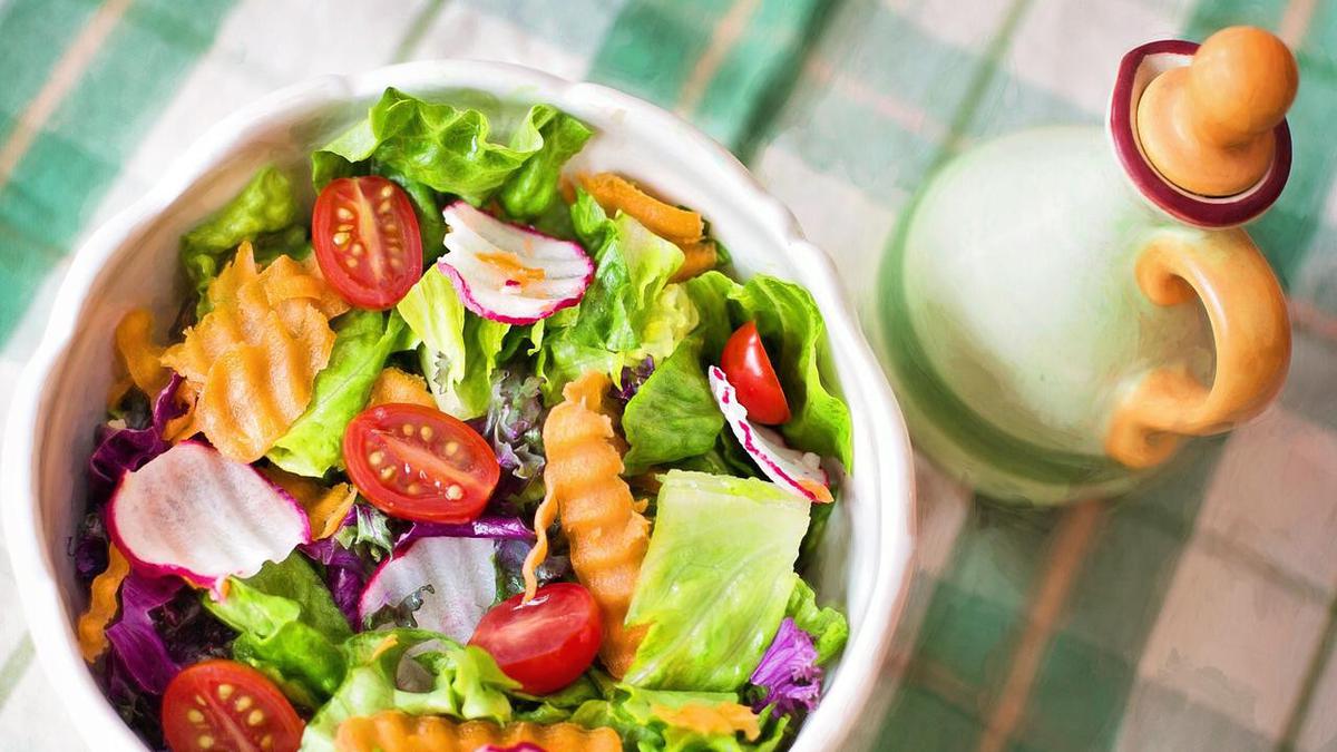 5 Kreasi Salad yang Baik untuk Pencernaan dan Kulit