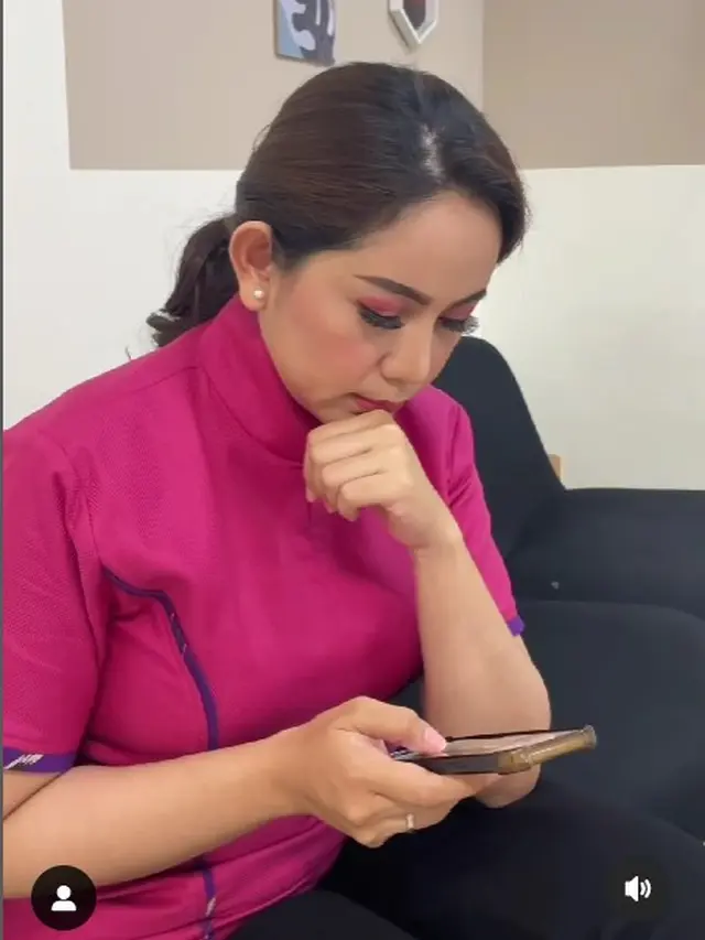 5 Potret Gaya Santai Liviana Cherlisa, Moderator Debat Cawapres Pemilu ...