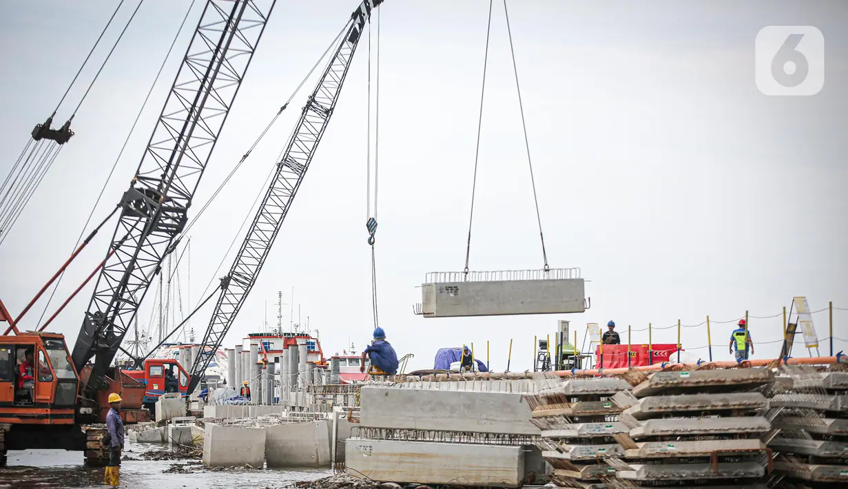 Melihat Progres Pembangunan Pelabuhan Dermaga Kali Adem - Foto Liputan6.com