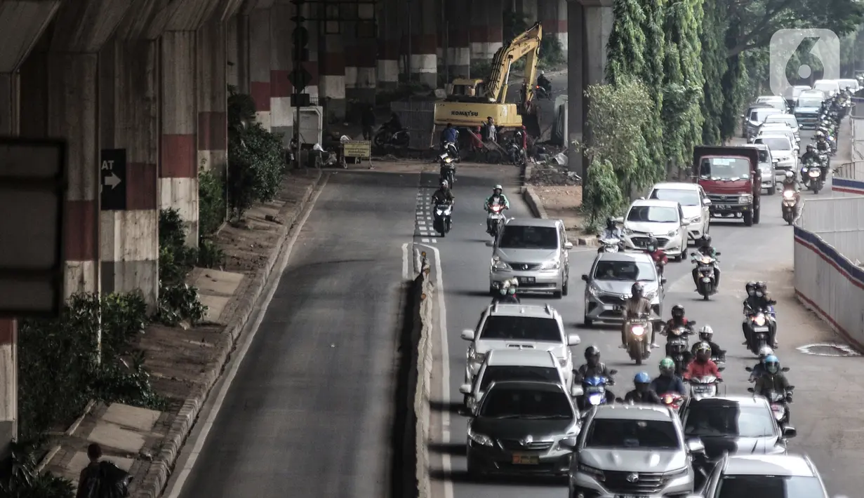 FOTO: Proyek Saluran Sodetan, Sebagian Jalan DI Panjaitan Ditutup ...