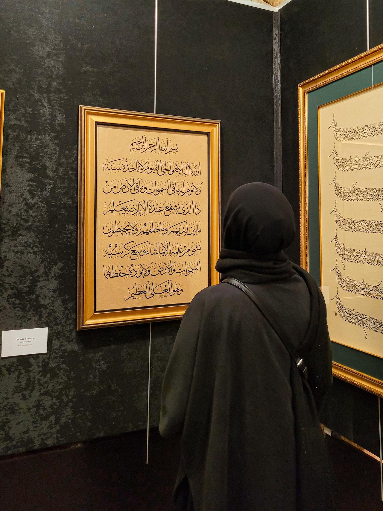 Bacaan Ta'awudz: Keutamaan dan Waktu Tepat Melafalkannya - Islami ...
