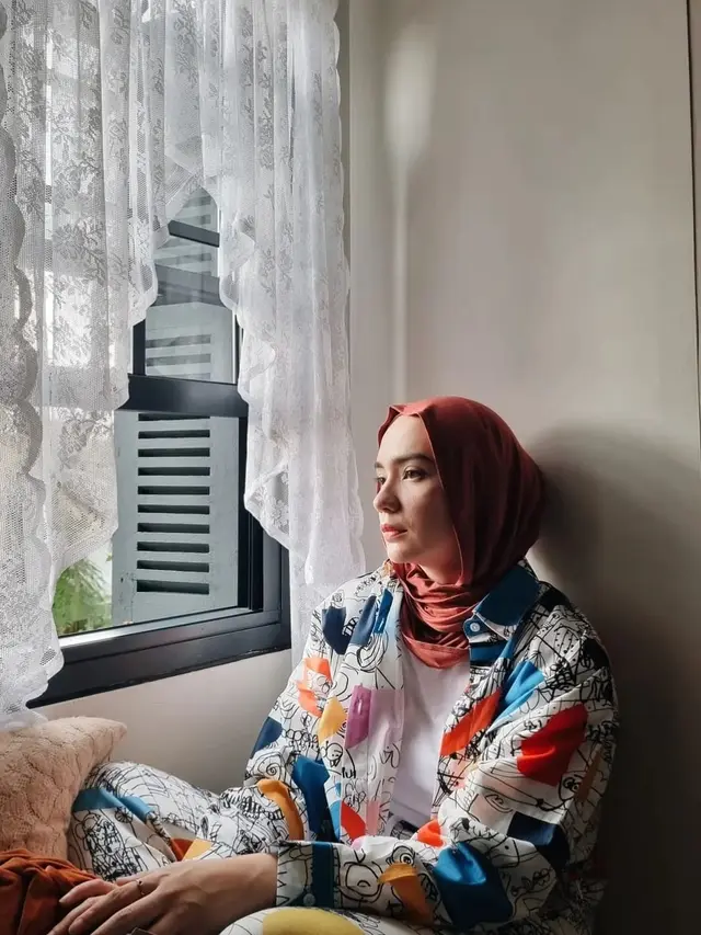 7 Potret Putri Anne Sebelum Mualaf Hingga Lepas Hijab Foto Nikah Curi Perhatian Hot 