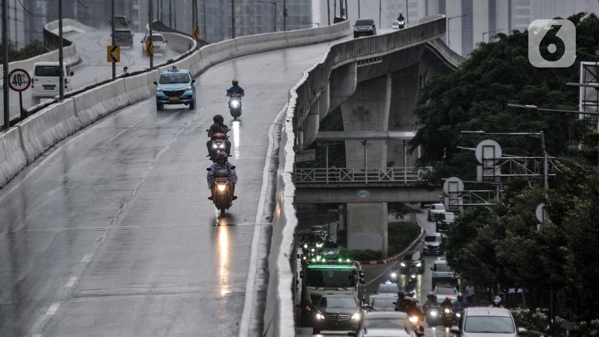 Buntut Viral Pemotor Keroyok Mobil di JLNT Casablanca, 2 Orang Jadi Tersangka - News Liputan6.com