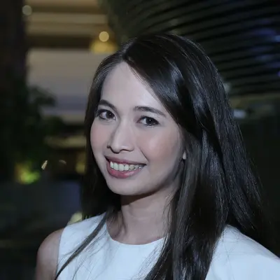 7 Potret Zaskia Gotik Jalani Umrah, Berdoa untuk Rumah Tangganya ...