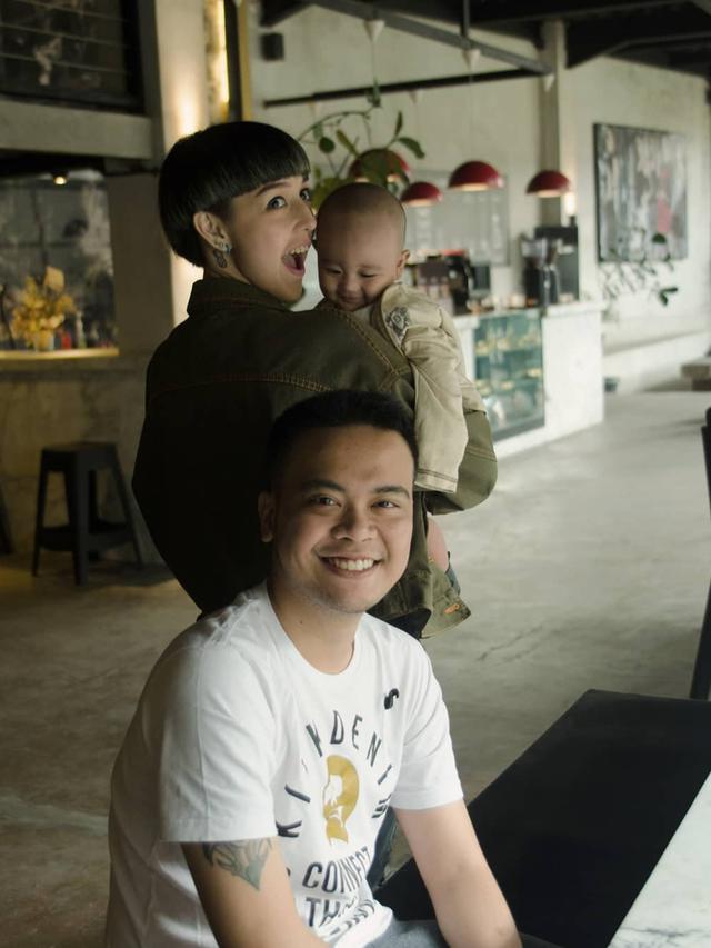 Jarang Terekspos, Ini 6 Potret Terbaru Reza SMASH Bersama Anak dan ...