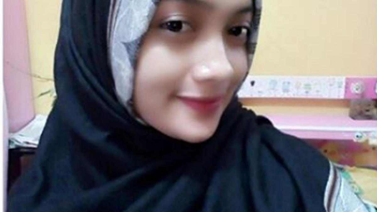 Boneka dan Cokelat, Tanda Cinta Saipul Jamil untuk Nisa D'Academy