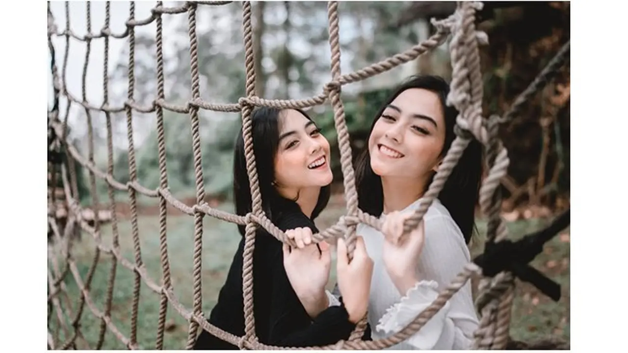 7 Potret Azaria Bianda Kembaran Kekasih Rizky Febian, Susah Dibedakan ...