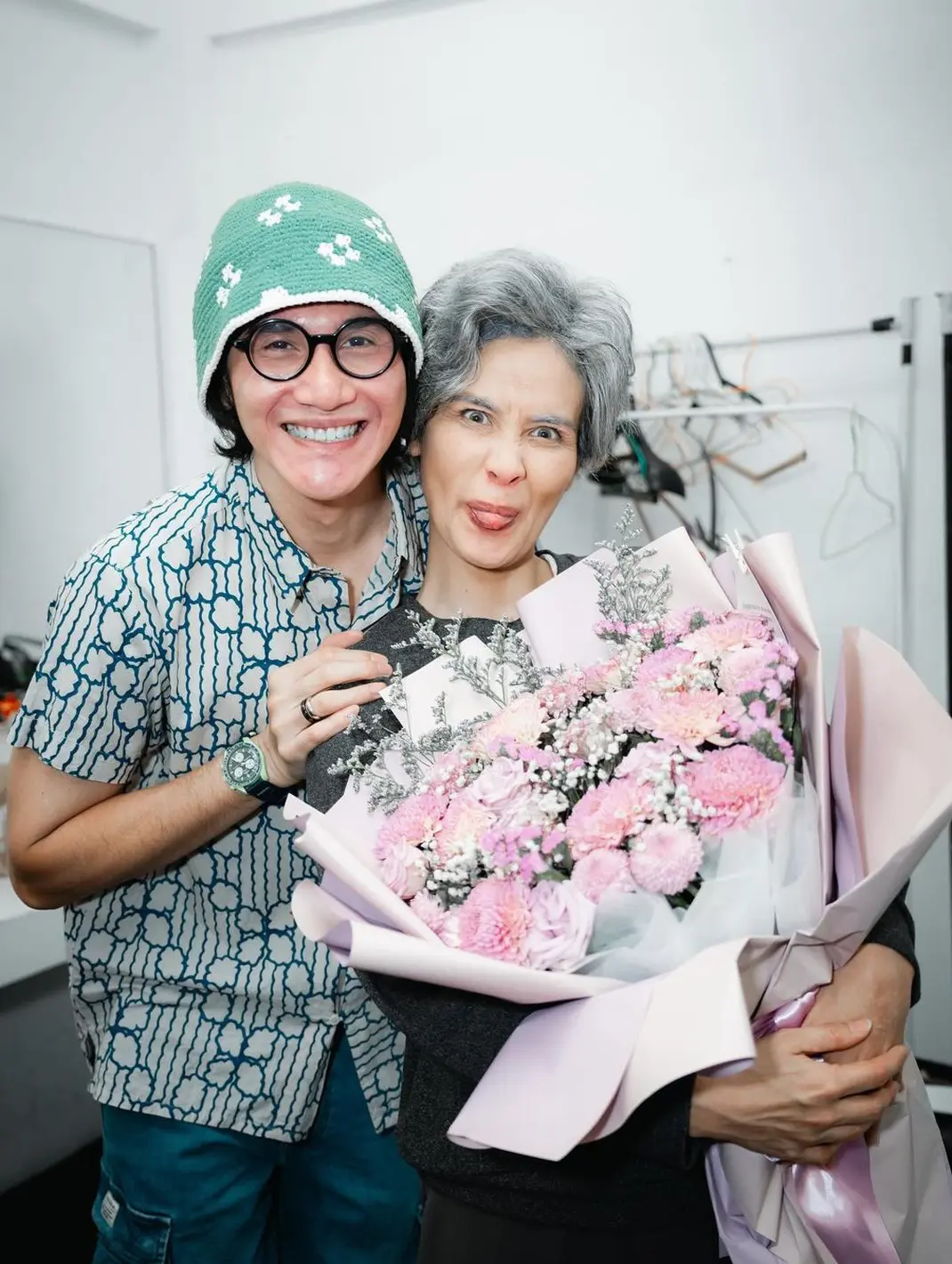 Potret Marsha Timothy dengan Makeup Tampak Tua, Tetap Mengagumkan ...