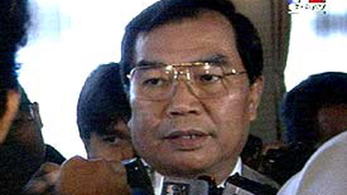 Syahril Sabirin: Pejabat BI Mesti Diperiksa KPKPN - News Liputan6.com