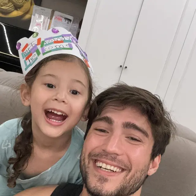 6 Potret Eryck Amaral dan Arabella, Selalu Luangkan Waktu Bertemu Anak ...