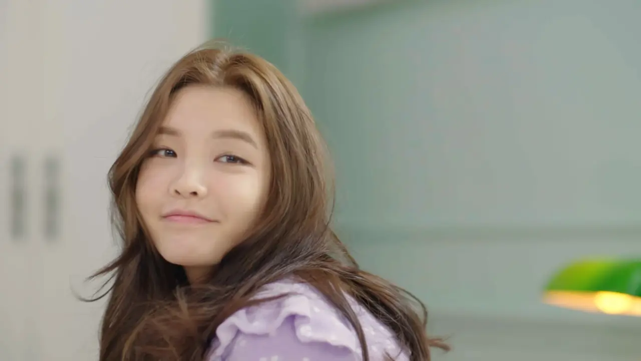 Disebut Pacar Park Seo Joon, Intip Transformasi Wajah Xooos dari Awal Debut hingga Kini ...