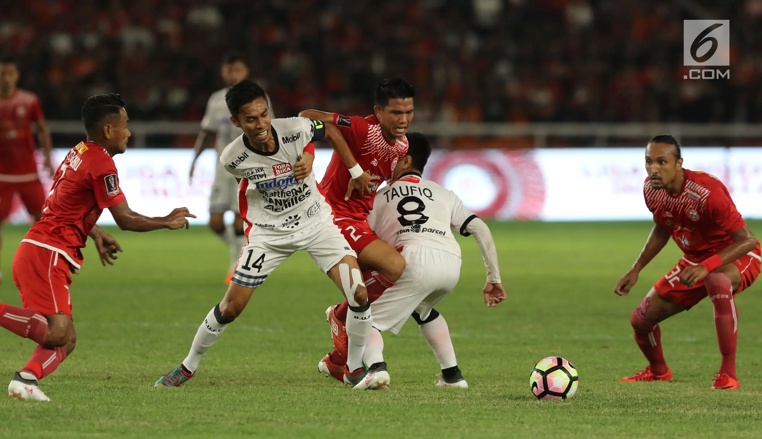 FOTO: Unggul di Babak Pertama, Striker Persija Jakarta Marko Simic ...