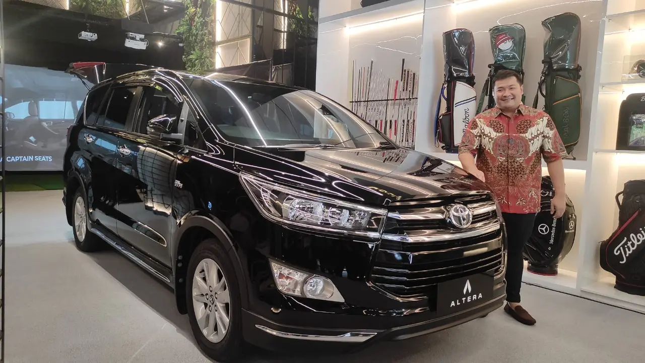 Garapan Interior Mewah Toyota Kijang Innova Reborn Bikin Nyaman ...
