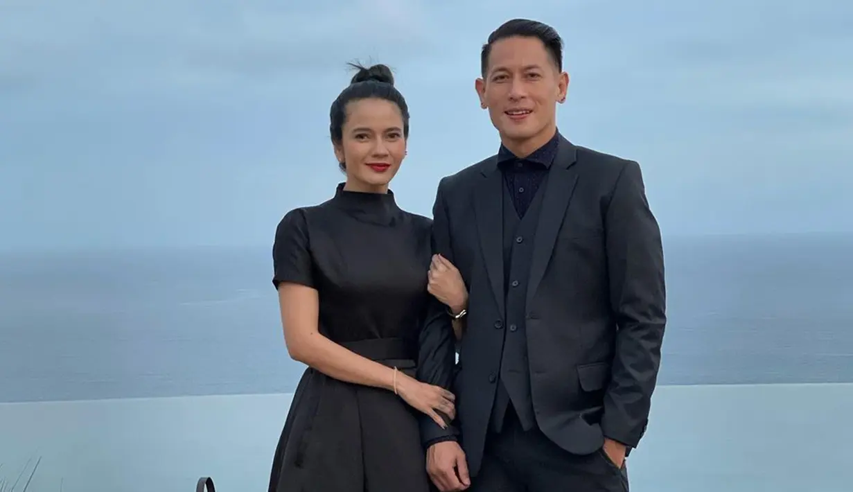 Momen Manis Chef Juna dan Kekasih yang Terpaut Usia 15 tahun, Selalu ...