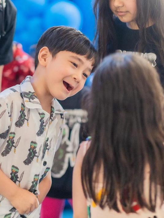 10 Potret Menggemaskan Rafathar dan Gempi yang Selalu Kompak - Photo ...