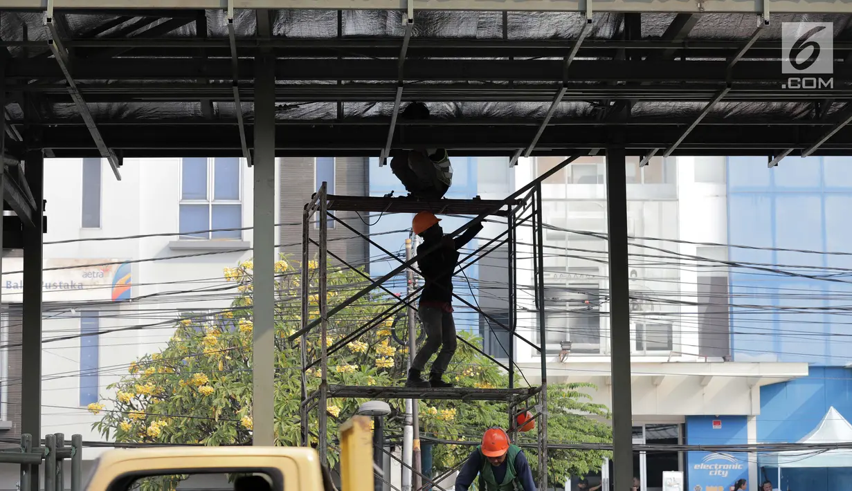 FOTO: Pembangunan Skybridge LRT Rawamangun Telah Capai 98 Persen - Foto ...