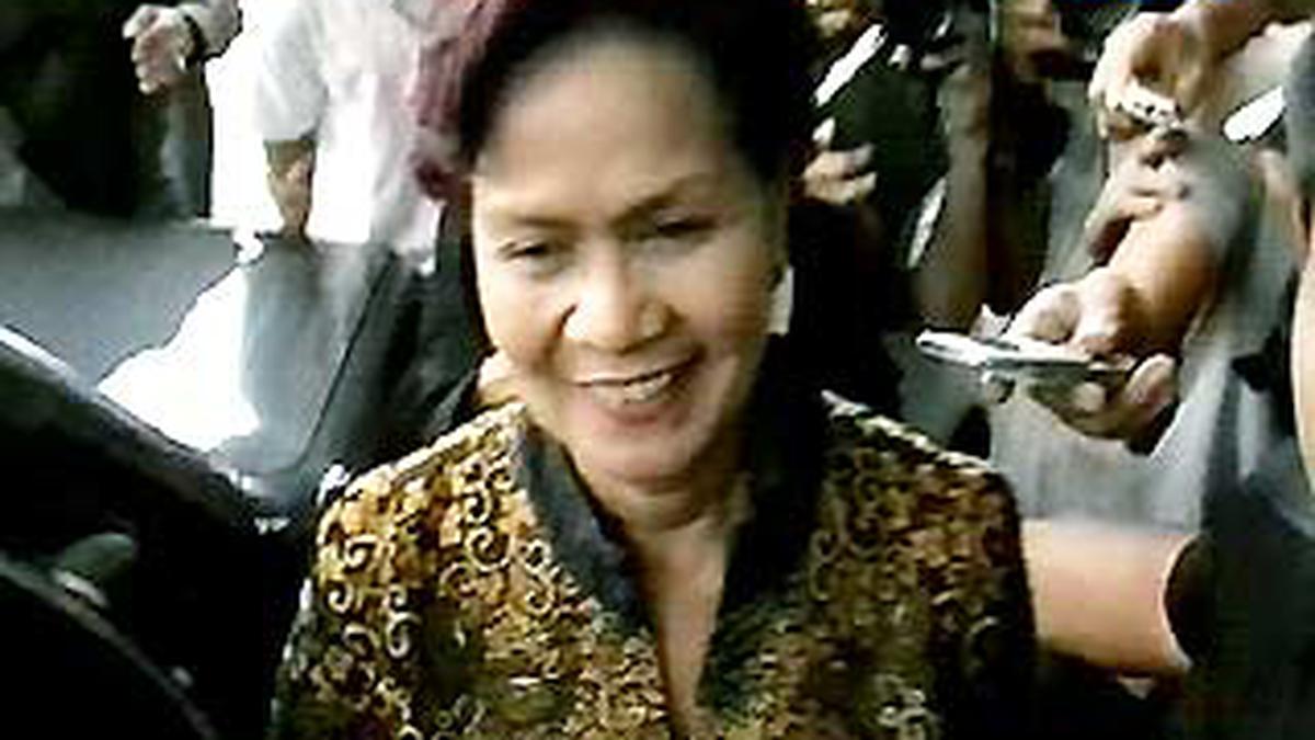 Miranda Goeltom Bungkam