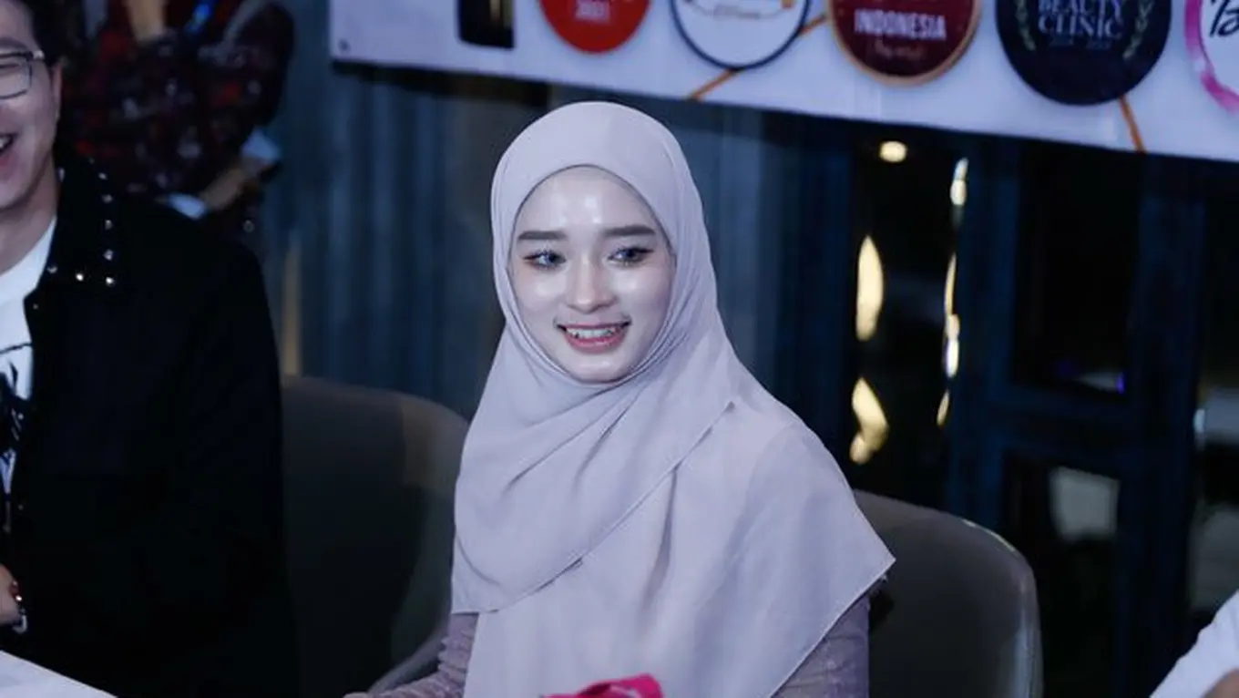 Dijodohkan dengan Ariel NOAH, Inara Rusli: Nggak Kenal - Entertainment Fimela.com