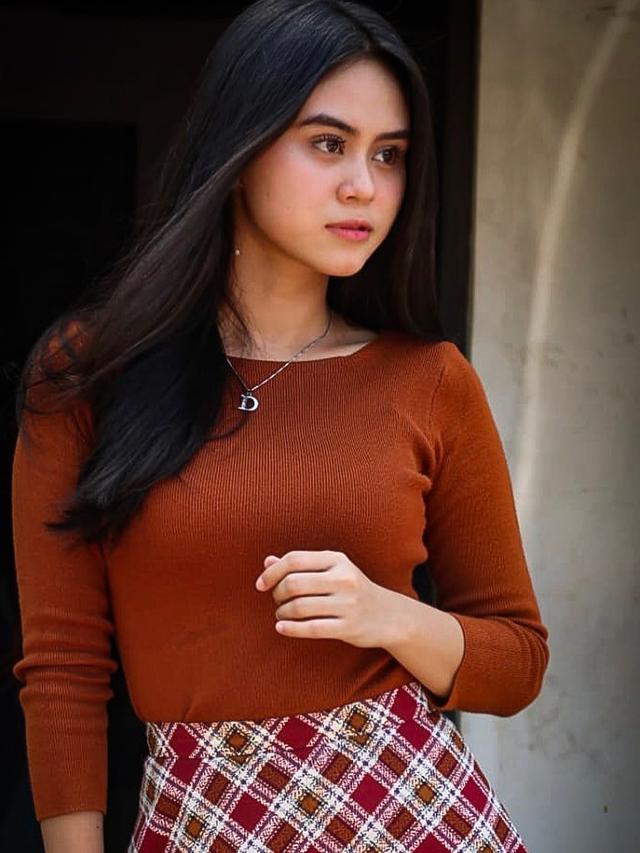6 Pesona Dwinda Ratna, Istri Mas Pur yang Bikin Susah Kedip