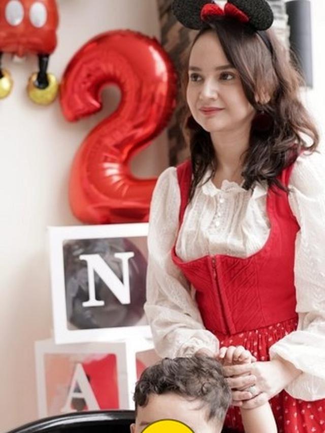 6 Potret Angelica Simperler saat Rayakan Ultah Anak, Penampilannya ...