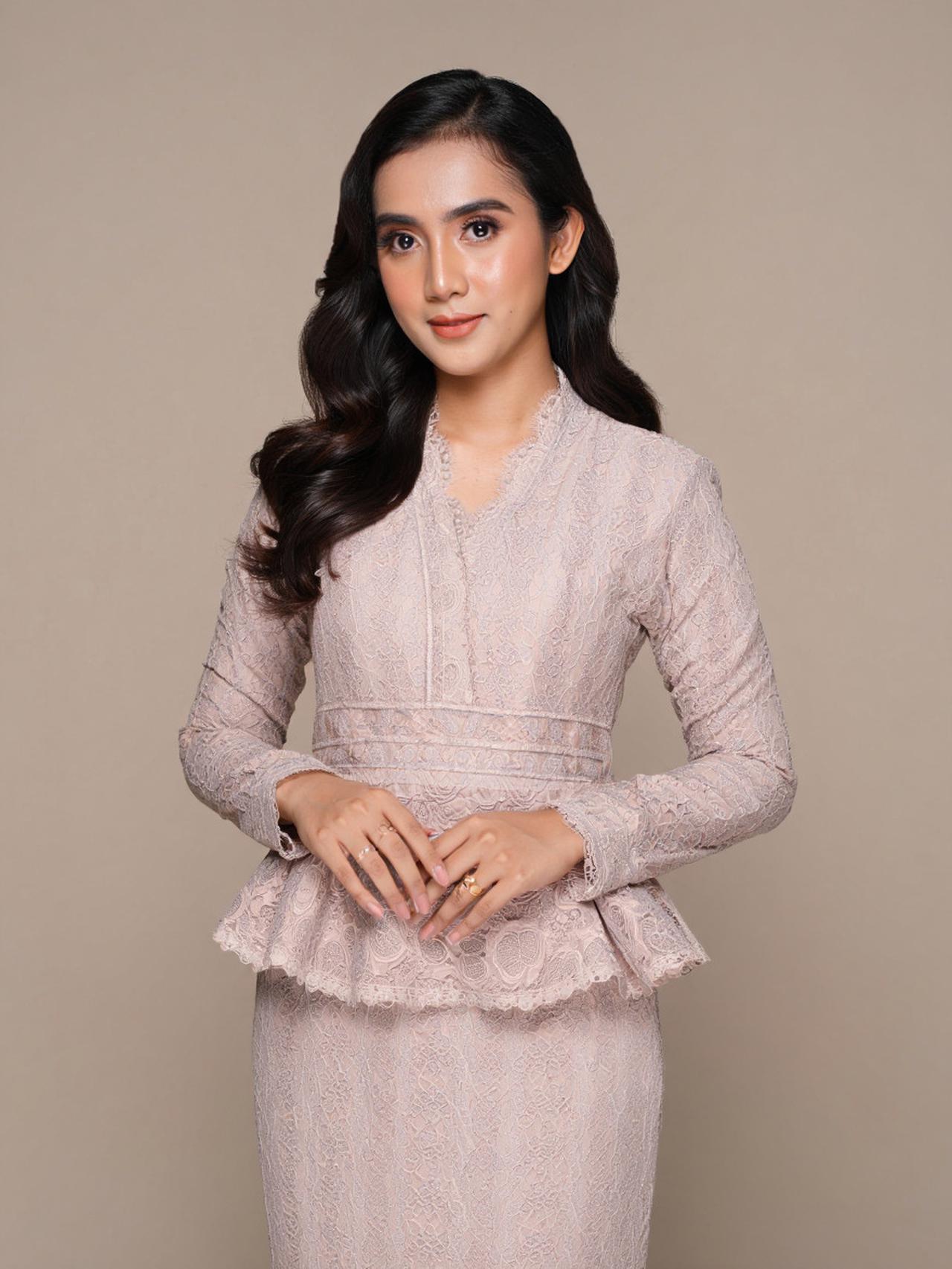 7 Pilihan Model Kebaya Wisuda Non Hijab Terbaru, Elegan dan Modern ...
