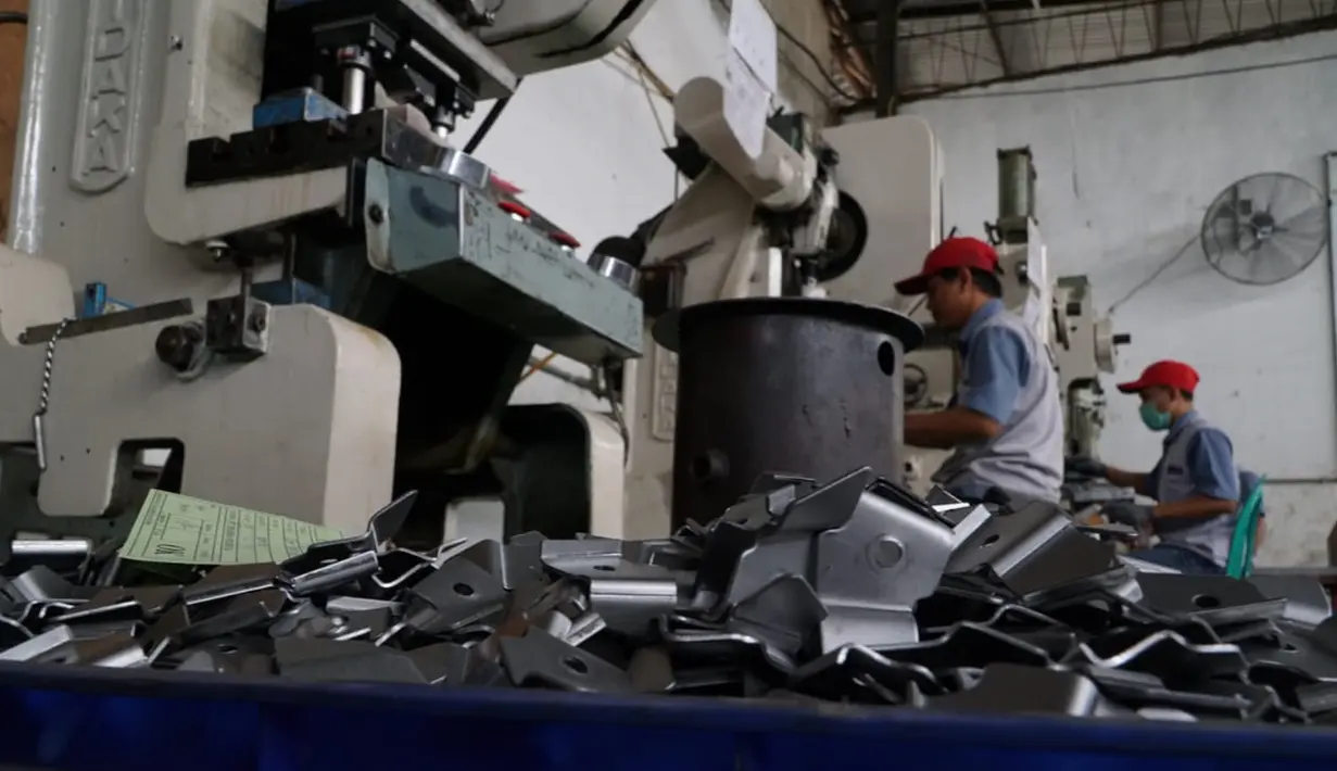 FOTO: Kemenperin Dorong Peningkatan Produksi IKM Logam - Foto Liputan6.com