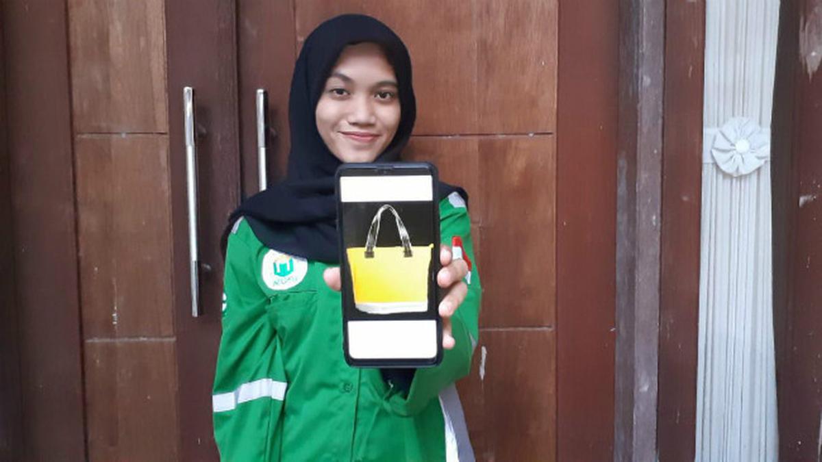 Mahasiswa Unusa Surabaya Bikin Tas Anti Kotor - Surabaya Liputan6.com