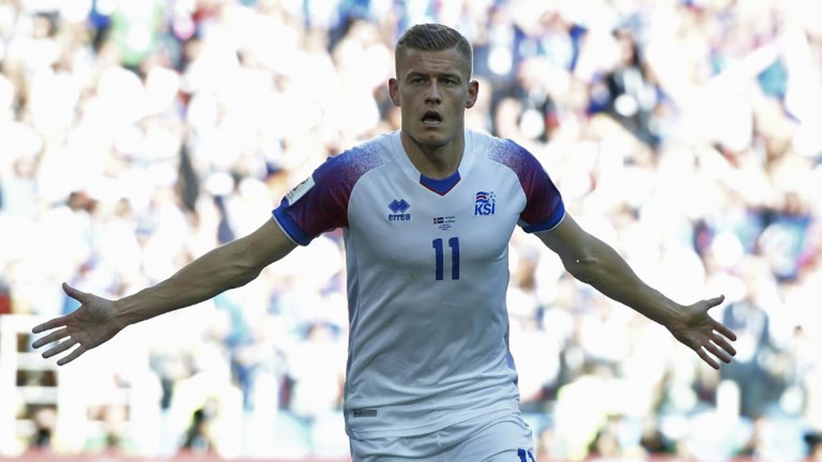Finnbogason Catatkan Namanya dalam Sejarah Sepak Bola Islandia - Bola ...