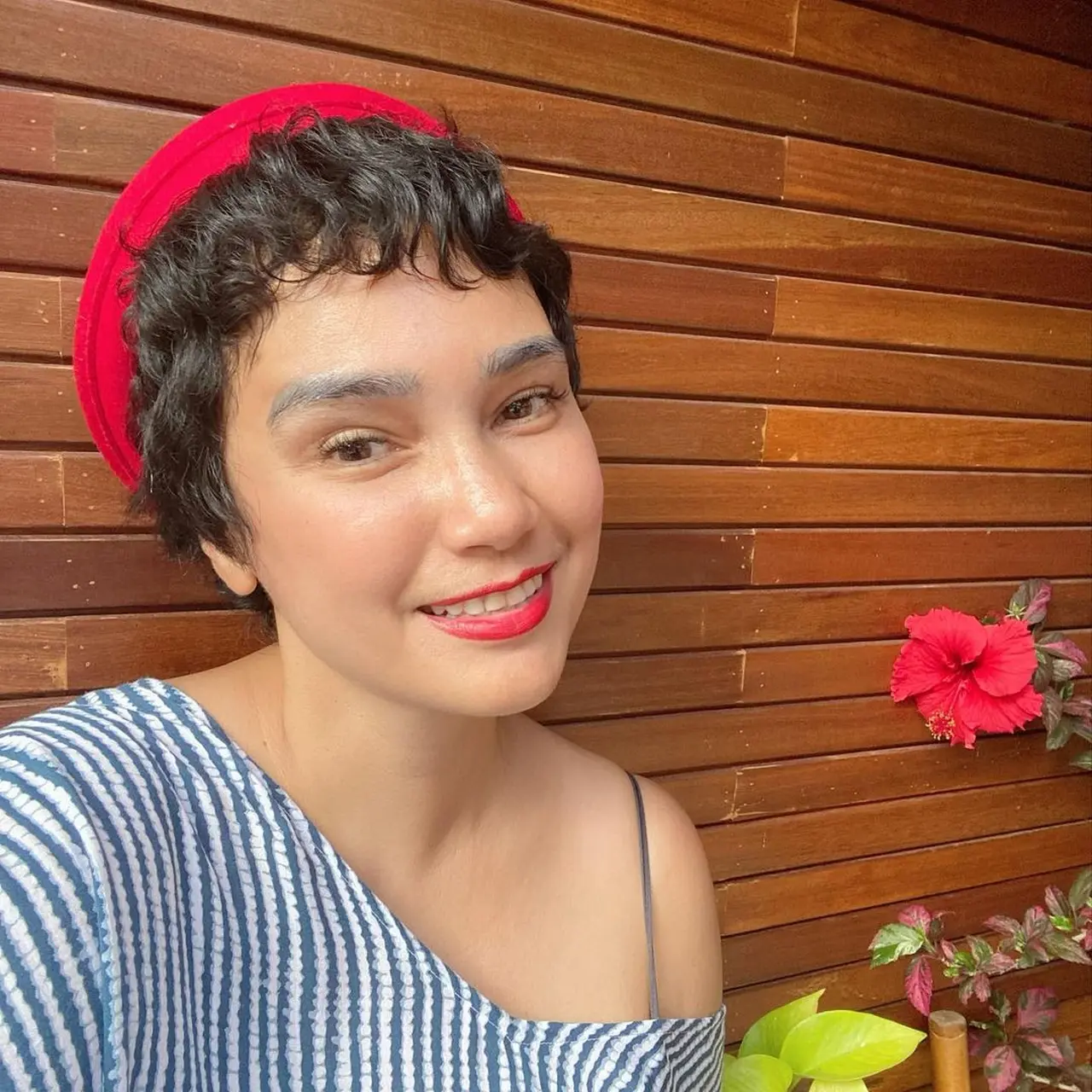 6 Potret Feby Febiola yang Tampak Sehat dan Semakin Cantik